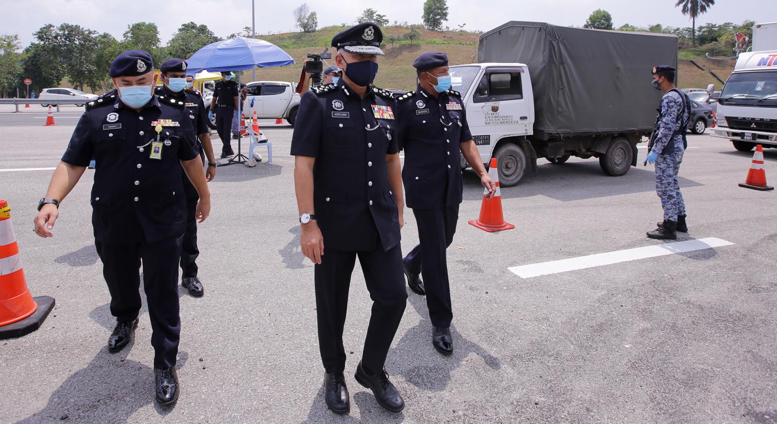 Kalau polis minta tunjuk dokumen, kerjasama perlu diberi - UtusanTV