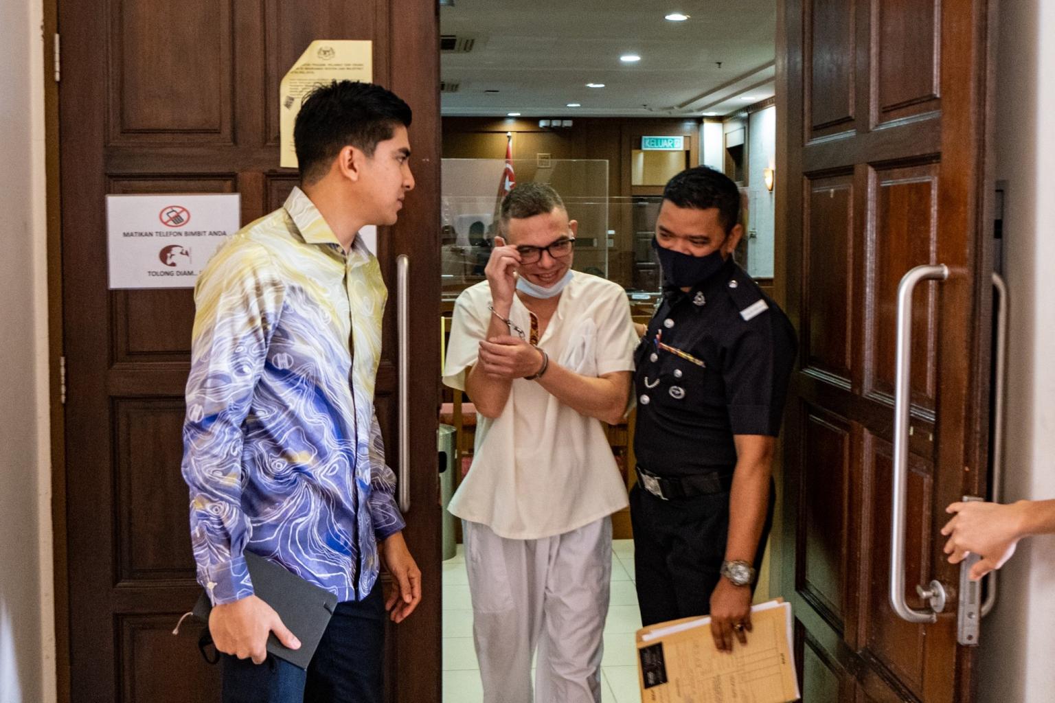 Syed Saddiq hadir ke mahkamah tanda solidariti untuk Yasin - UtusanTV