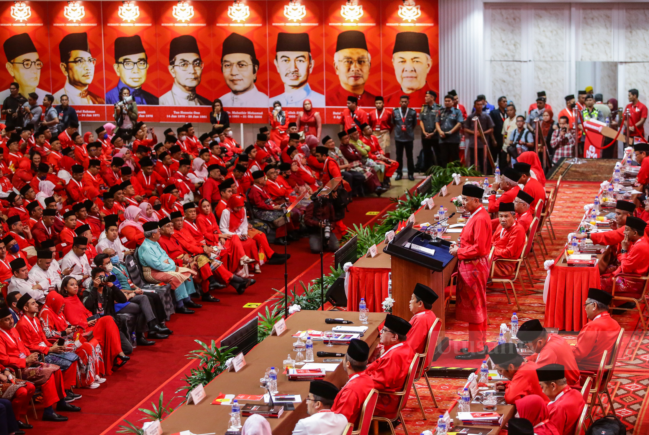 Proses cabut undi nombor calon pemilihan UMNO bermula 2 petang esok ...