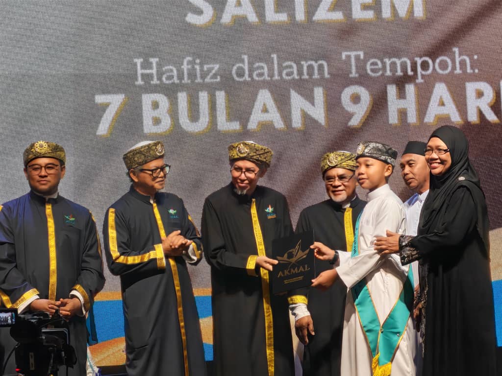 Khatam Al-Quran dalam tempoh setahun, AKMAL rai 150 pelajar Huffaz ...