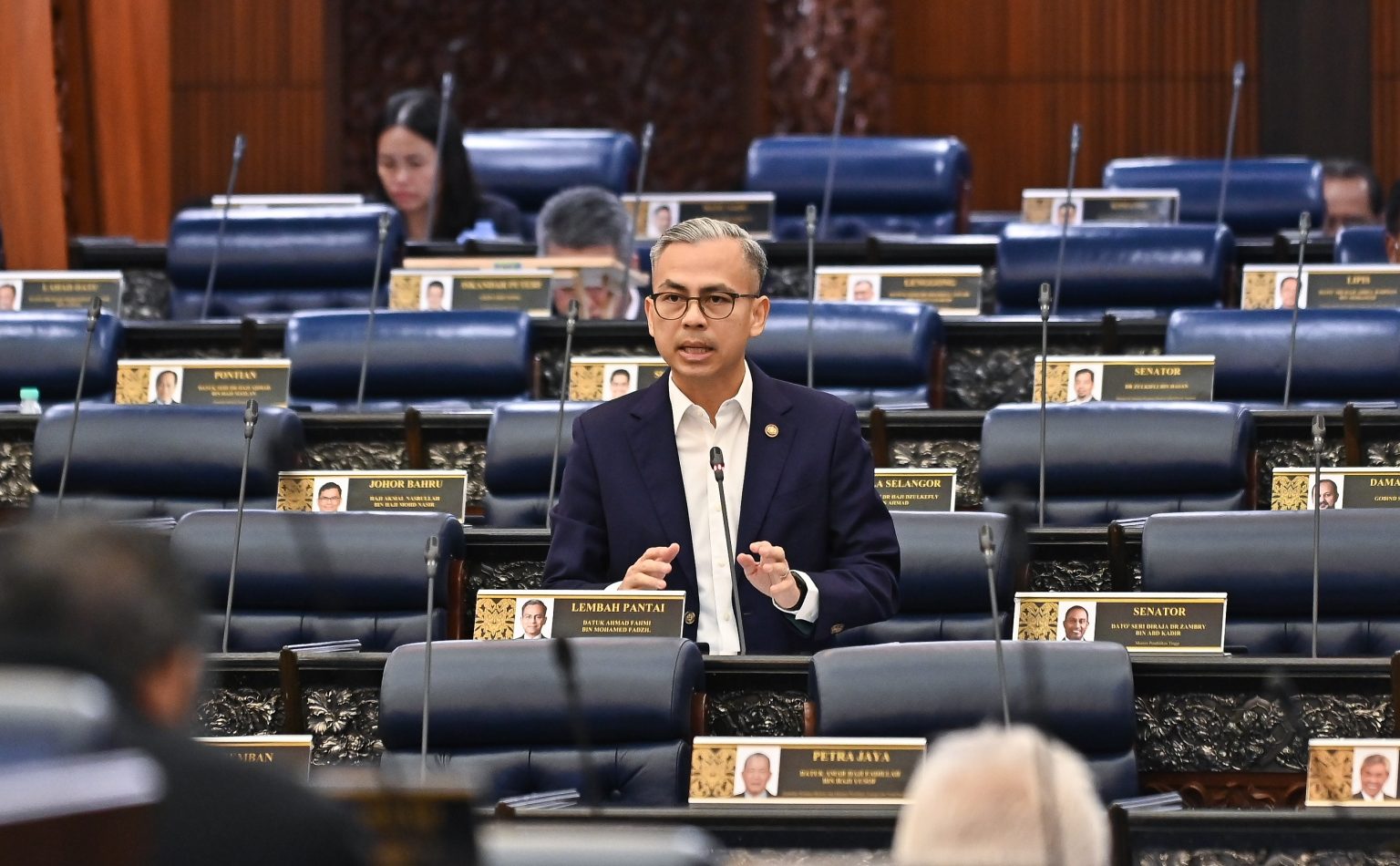 Had usia 16 tahun: Kawal selia ditetapkan, elak pengesahan umur ...